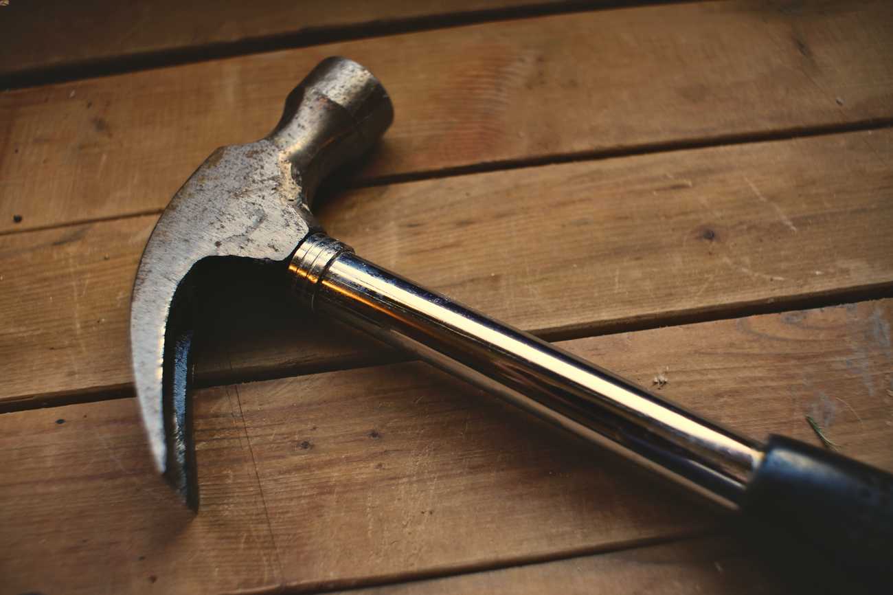 Martelli per l'officina, quali sono i modelli indispensabili? - Ineco Srl